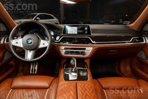 White BMW 750 2020 in Riga, with an engine capacity of 4.40 L and mileage of 41 thousand km for 59500 €, photo 9 on AUTOMOTO.COM.LV