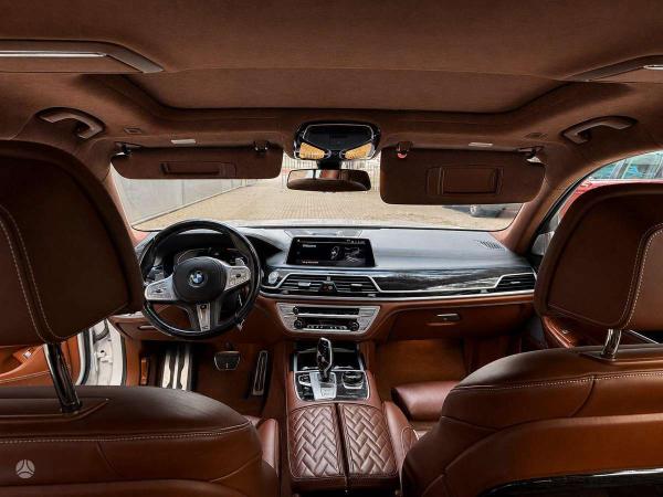 Balts BMW 750 2021 Alīta, ar dzinēja tilpumu 4.40 L un nobraukumu 107 tūkst. km par 38900 €, foto 8 vietnē AUTOMOTO.COM.LV