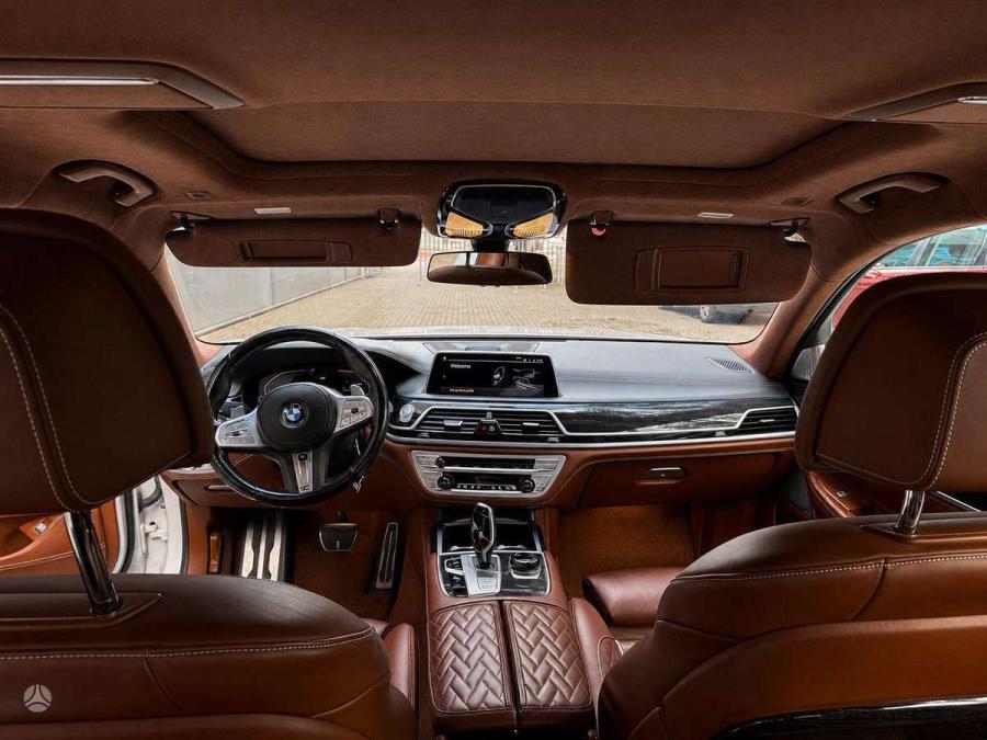 Balts BMW 750 2021 Alīta, ar dzinēja tilpumu 4.40 L un nobraukumu 107 tūkst. km par 38900 €, foto 8 vietnē AUTOMOTO.COM.LV