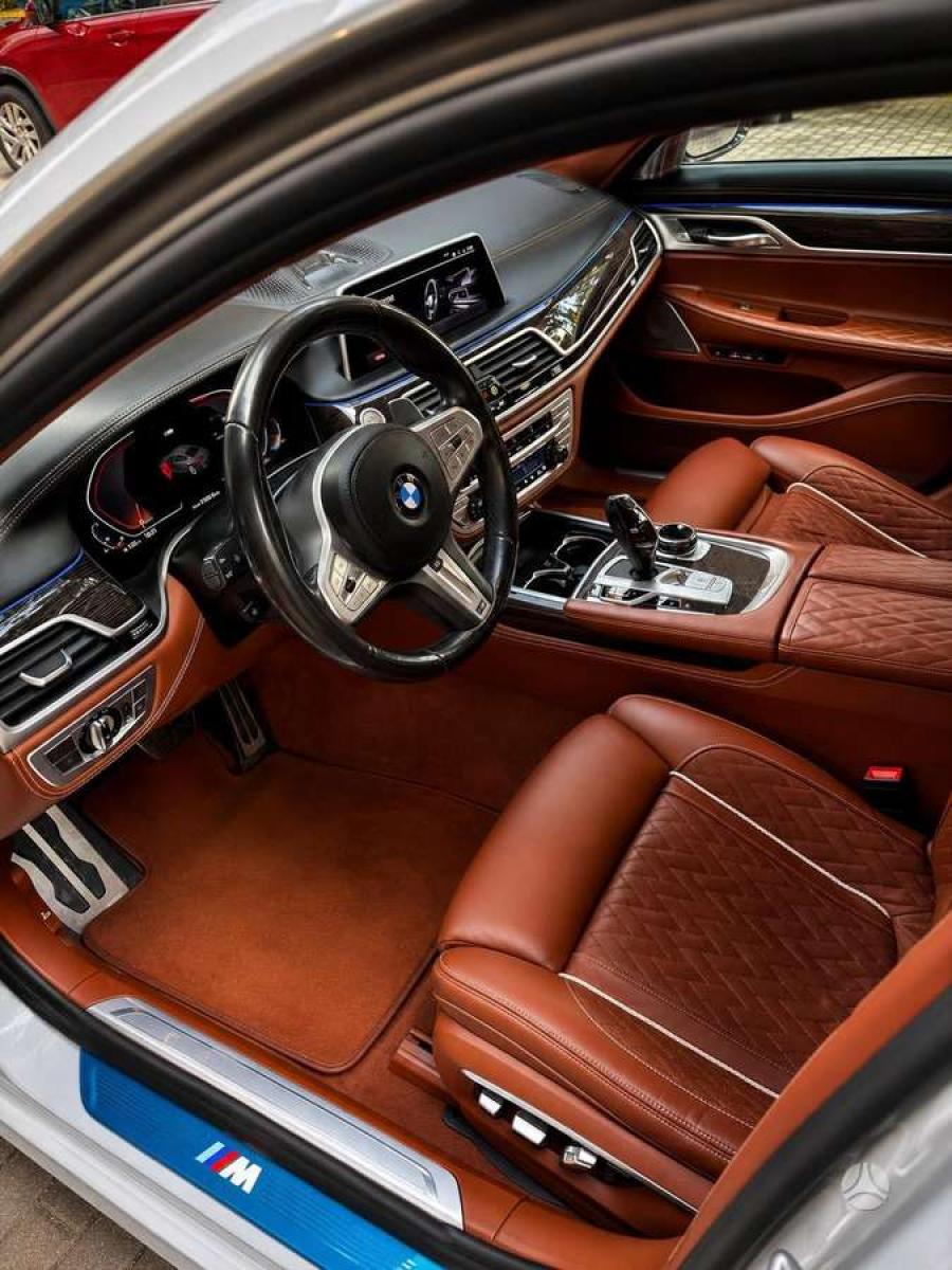 Balts BMW 750 2021 Alīta, ar dzinēja tilpumu 4.40 L un nobraukumu 107 tūkst. km par 38900 €, foto 9 vietnē AUTOMOTO.COM.LV