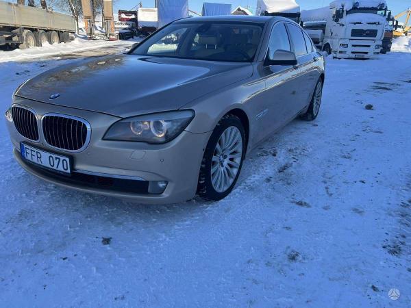 Dzeltens BMW 750 2010 Rietavas, ar dzinēja tilpumu 4.40 L un nobraukumu 313 tūkst. km par 5000 €, foto 1 vietnē AUTOMOTO.COM.LV