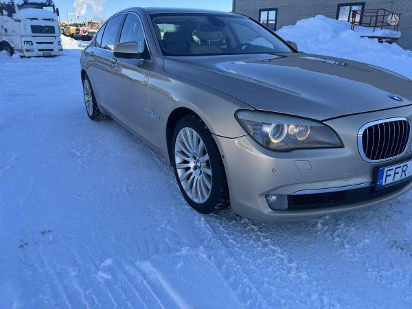 Dzeltens BMW 750 2010 Rietavas, ar dzinēja tilpumu 4.40 L un nobraukumu 313 tūkst. km par 5000 €, foto 4 vietnē AUTOMOTO.COM.LV