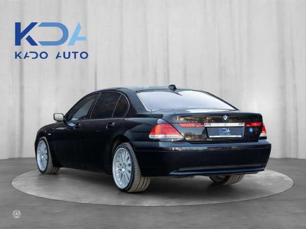 Black BMW 760 2004 in Marijampole, with an engine capacity of 5.97 L and mileage of 231 thousand km for 8450 €, photo 7 on AUTOMOTO.COM.LV