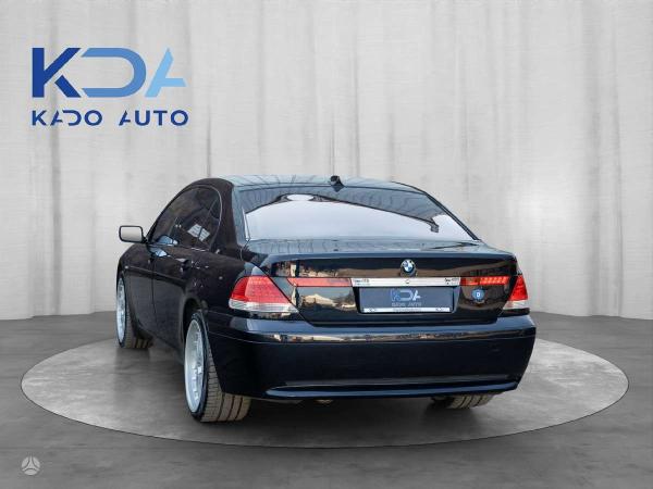 Black BMW 760 2004 in Marijampole, with an engine capacity of 5.97 L and mileage of 231 thousand km for 8450 €, photo 8 on AUTOMOTO.COM.LV