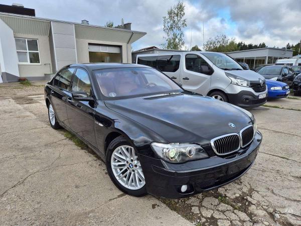 Melns BMW 760 2004 Utena, ar dzinēja tilpumu 5.97 L un nobraukumu 333 tūkst. km par 5990 €, foto 3 vietnē AUTOMOTO.COM.LV