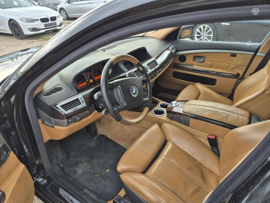 Melns BMW 760 2004 Utena, ar dzinēja tilpumu 5.97 L un nobraukumu 333 tūkst. km par 5990 €, foto 6 vietnē AUTOMOTO.COM.LV