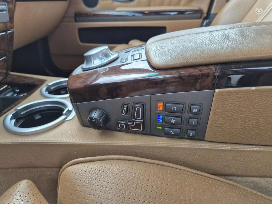 Melns BMW 760 2004 Utena, ar dzinēja tilpumu 5.97 L un nobraukumu 333 tūkst. km par 5990 €, foto 7 vietnē AUTOMOTO.COM.LV