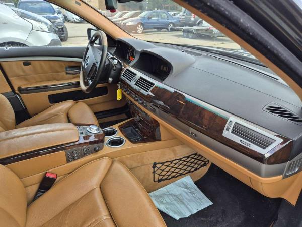 Melns BMW 760 2004 Utena, ar dzinēja tilpumu 5.97 L un nobraukumu 333 tūkst. km par 5990 €, foto 9 vietnē AUTOMOTO.COM.LV