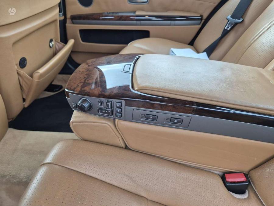 Melns BMW 760 2004 Utena, ar dzinēja tilpumu 5.97 L un nobraukumu 333 tūkst. km par 5990 €, foto 13 vietnē AUTOMOTO.COM.LV