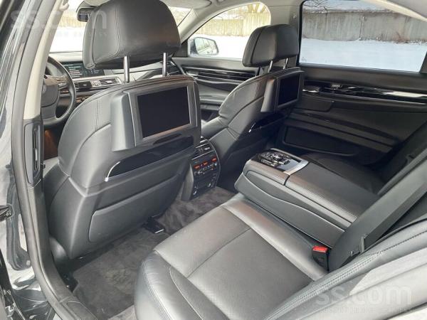 Melns BMW 760 2011 Rīga, ar dzinēja tilpumu 6.00 L un nobraukumu 270 tūkst. km par 12000 €, foto 10 vietnē AUTOMOTO.COM.LV