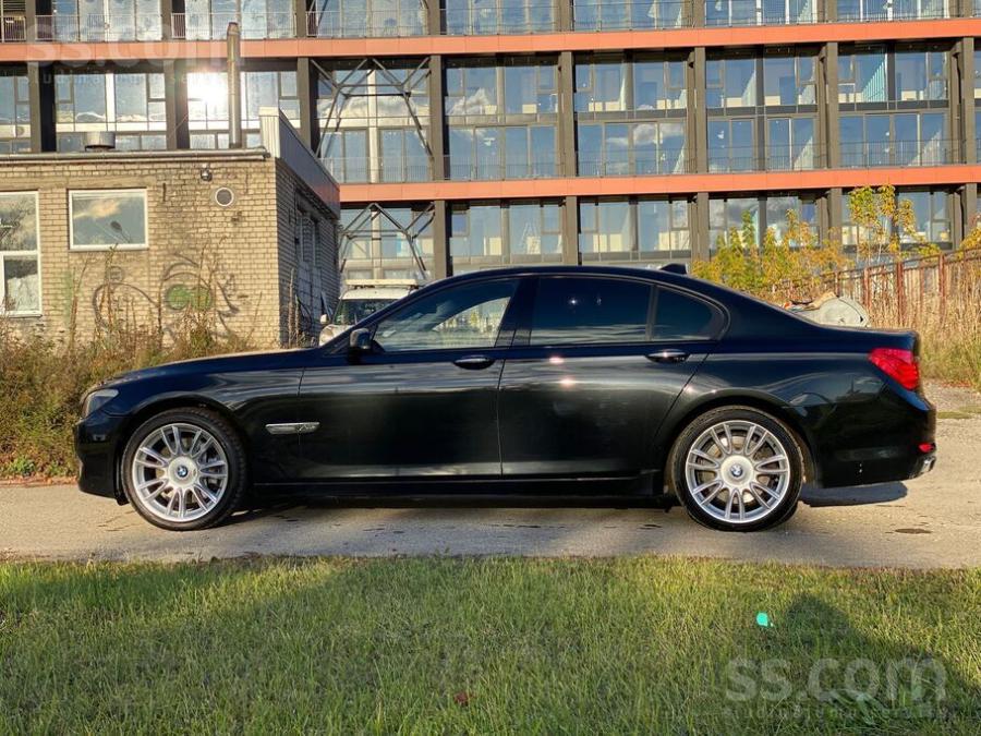 Melns BMW 760 2011 Rīga, ar dzinēja tilpumu 6.00 L un nobraukumu 270 tūkst. km par 11500 €, foto 1 vietnē AUTOMOTO.COM.LV
