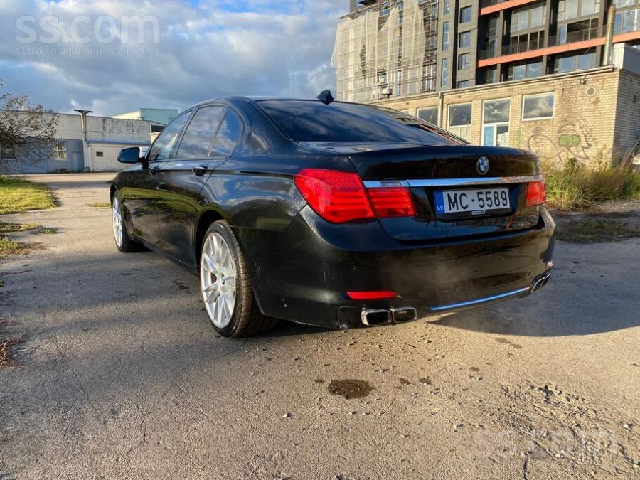 Melns BMW 760 2011 Rīga, ar dzinēja tilpumu 6.00 L un nobraukumu 270 tūkst. km par 11500 €, foto 3 vietnē AUTOMOTO.COM.LV