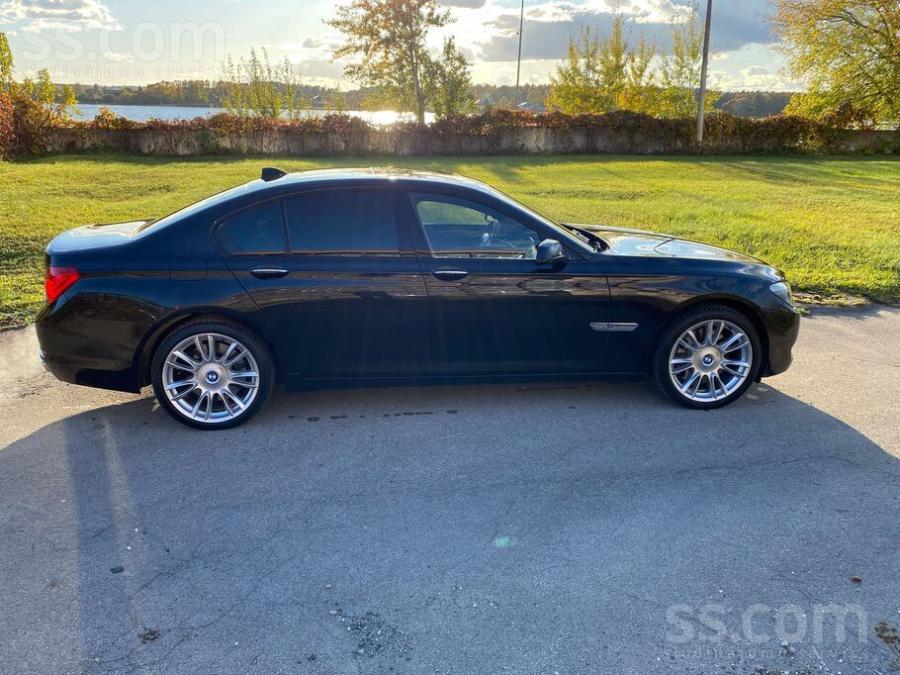 Melns BMW 760 2011 Rīga, ar dzinēja tilpumu 6.00 L un nobraukumu 270 tūkst. km par 11500 €, foto 10 vietnē AUTOMOTO.COM.LV
