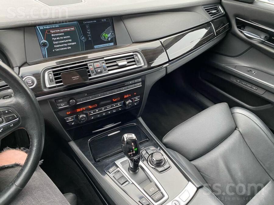 Melns BMW 760 2011 Rīga, ar dzinēja tilpumu 6.00 L un nobraukumu 270 tūkst. km par 11500 €, foto 26 vietnē AUTOMOTO.COM.LV
