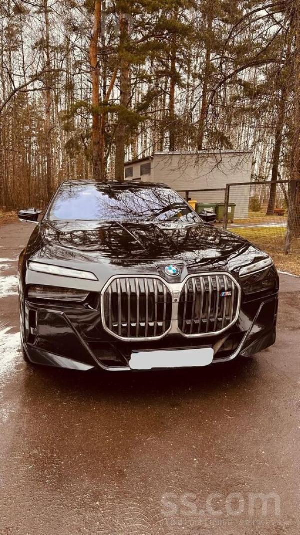 Black BMW 760 2024 in Riga, with an engine capacity of 3.00 L and mileage of 47 thousand km for 145000 €, photo 1 on AUTOMOTO.COM.LV