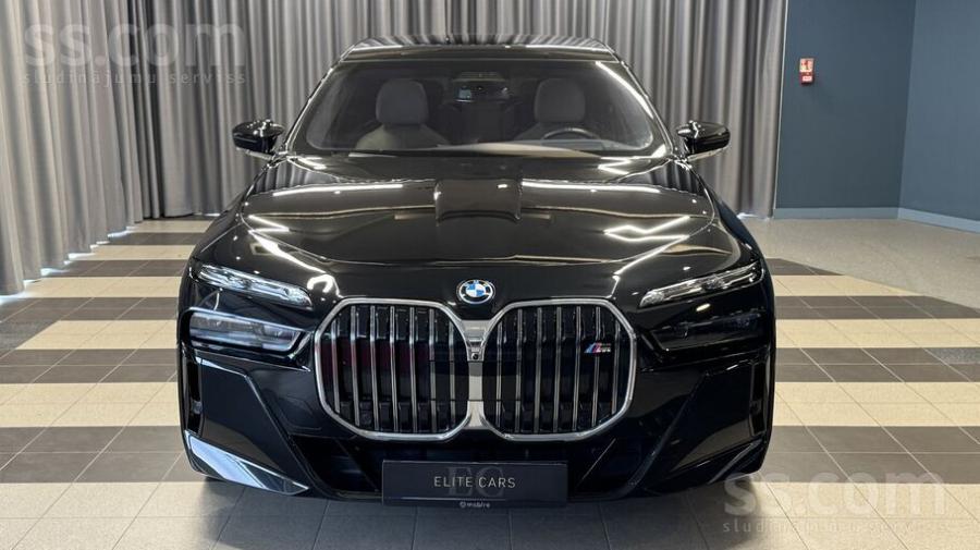 Melns BMW 760 2024 Rīga, ar dzinēja tilpumu 3.00 L un nobraukumu 62 tūkst. km par 109990 €, foto 3 vietnē AUTOMOTO.COM.LV