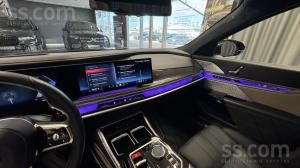 Melns BMW 760 2024 Rīga, ar dzinēja tilpumu 3.00 L un nobraukumu 62 tūkst. km par 109990 €, foto 32 vietnē AUTOMOTO.COM.LV