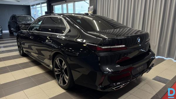 Melns BMW 760 2024 Mārupe, ar dzinēja tilpumu 3.00 L un nobraukumu 62 tūkst. km par 109990 €, foto 2 vietnē AUTOMOTO.COM.LV