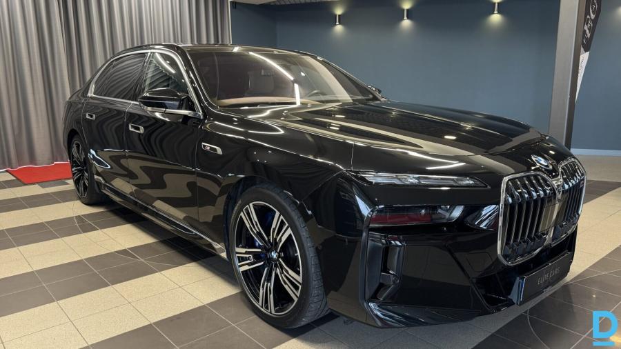 Melns BMW 760 2024 Mārupe, ar dzinēja tilpumu 3.00 L un nobraukumu 62 tūkst. km par 109990 €, foto 4 vietnē AUTOMOTO.COM.LV
