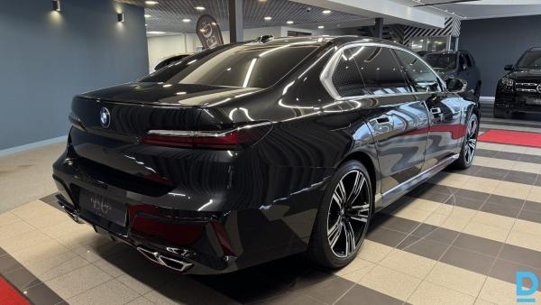Melns BMW 760 2024 Mārupe, ar dzinēja tilpumu 3.00 L un nobraukumu 62 tūkst. km par 109990 €, foto 4 vietnē AUTOMOTO.COM.LV