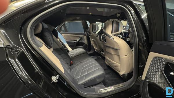 Melns BMW 760 2024 Mārupe, ar dzinēja tilpumu 3.00 L un nobraukumu 62 tūkst. km par 109990 €, foto 6 vietnē AUTOMOTO.COM.LV
