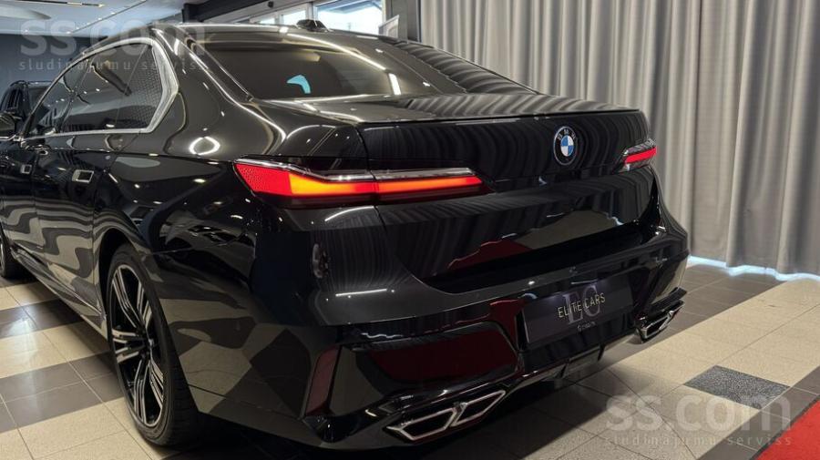 Melns BMW 760 2024 Rīga, ar dzinēja tilpumu 3.00 L un nobraukumu 62 tūkst. km par 109990 €, foto 10 vietnē AUTOMOTO.COM.LV