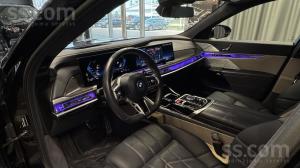 Melns BMW 760 2024 Rīga, ar dzinēja tilpumu 3.00 L un nobraukumu 62 tūkst. km par 109990 €, foto 20 vietnē AUTOMOTO.COM.LV