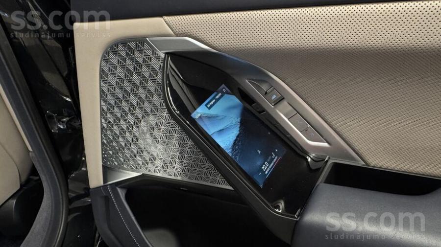 Melns BMW 760 2024 Rīga, ar dzinēja tilpumu 3.00 L un nobraukumu 62 tūkst. km par 109990 €, foto 14 vietnē AUTOMOTO.COM.LV