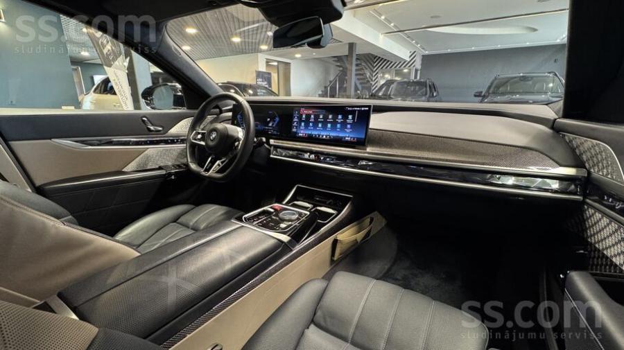 Melns BMW 760 2024 Rīga, ar dzinēja tilpumu 3.00 L un nobraukumu 62 tūkst. km par 109990 €, foto 15 vietnē AUTOMOTO.COM.LV