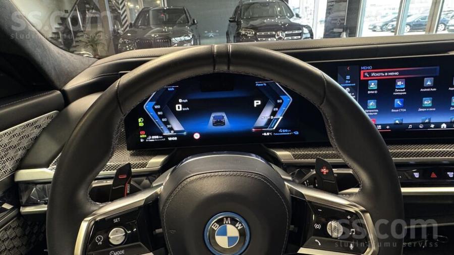 Melns BMW 760 2024 Rīga, ar dzinēja tilpumu 3.00 L un nobraukumu 62 tūkst. km par 109990 €, foto 24 vietnē AUTOMOTO.COM.LV