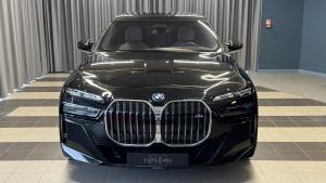 Melns BMW 760 2024 Rīga, ar dzinēja tilpumu 3.00 L un nobraukumu 62 tūkst. km par 109990 €, foto  vietnē AUTOMOTO.COM.LV