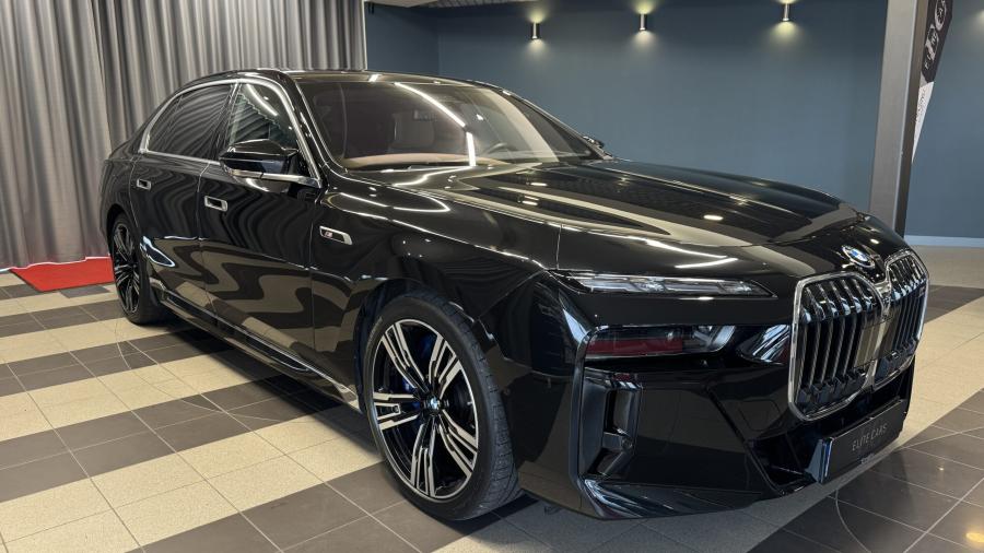 Melns BMW 760 2024 Rīga, ar dzinēja tilpumu 3.00 L un nobraukumu 62 tūkst. km par 109990 €, foto 3 vietnē AUTOMOTO.COM.LV