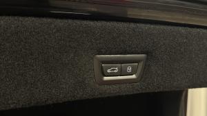 Melns BMW 760 2024 Rīga, ar dzinēja tilpumu 3.00 L un nobraukumu 62 tūkst. km par 109990 €, foto 17 vietnē AUTOMOTO.COM.LV