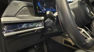 Melns BMW 760 2024 Rīga, ar dzinēja tilpumu 3.00 L un nobraukumu 62 tūkst. km par 109990 €, foto 21 vietnē AUTOMOTO.COM.LV