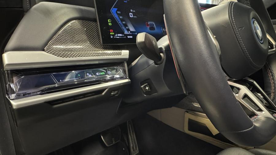 Melns BMW 760 2024 Rīga, ar dzinēja tilpumu 3.00 L un nobraukumu 62 tūkst. km par 109990 €, foto 21 vietnē AUTOMOTO.COM.LV