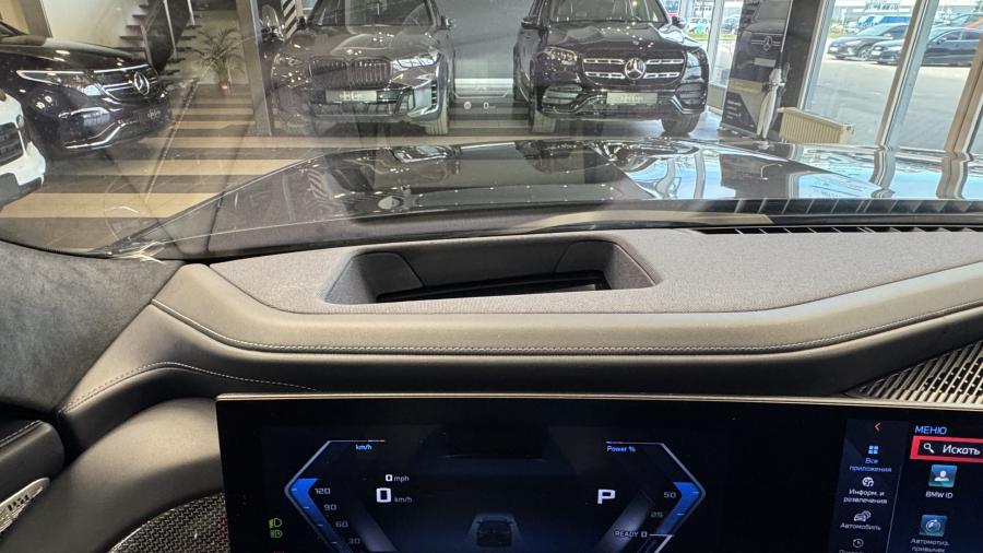 Melns BMW 760 2024 Rīga, ar dzinēja tilpumu 3.00 L un nobraukumu 62 tūkst. km par 109990 €, foto 24 vietnē AUTOMOTO.COM.LV