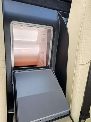 Brown BMW 760 2006 in Kedainiai, with an engine capacity of 5.97 L and mileage of 282 thousand km for 15900 €, photo 20 on AUTOMOTO.COM.LV