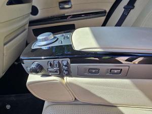 Brown BMW 760 2006 in Kedainiai, with an engine capacity of 5.97 L and mileage of 282 thousand km for 15900 €, photo 25 on AUTOMOTO.COM.LV