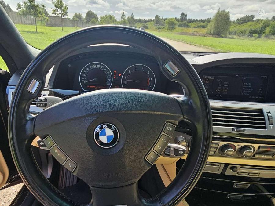 Brown BMW 760 2006 in Kedainiai, with an engine capacity of 5.97 L and mileage of 282 thousand km for 15900 €, photo 30 on AUTOMOTO.COM.LV