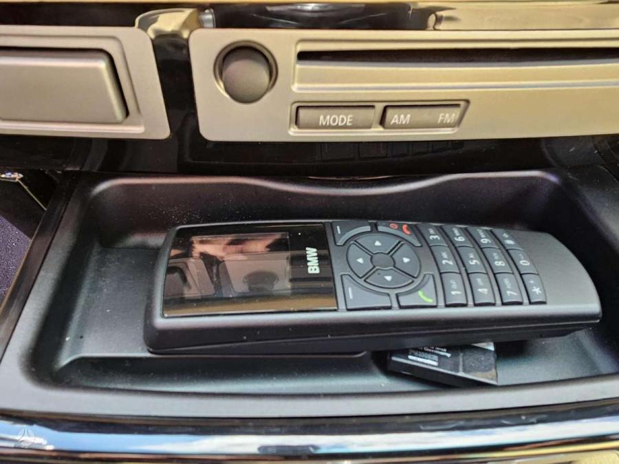 Brown BMW 760 2006 in Kedainiai, with an engine capacity of 5.97 L and mileage of 282 thousand km for 15900 €, photo 35 on AUTOMOTO.COM.LV