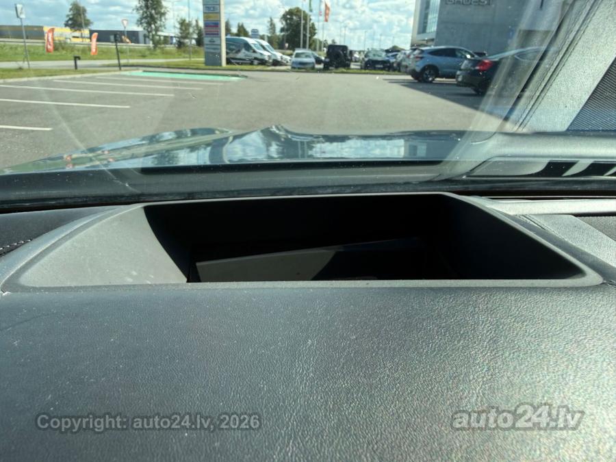 Zils BMW 8-series 2018 Tallina, ar dzinēja tilpumu 3.00 L un nobraukumu 177 tūkst. km par 42990 €, foto 13 vietnē AUTOMOTO.COM.LV