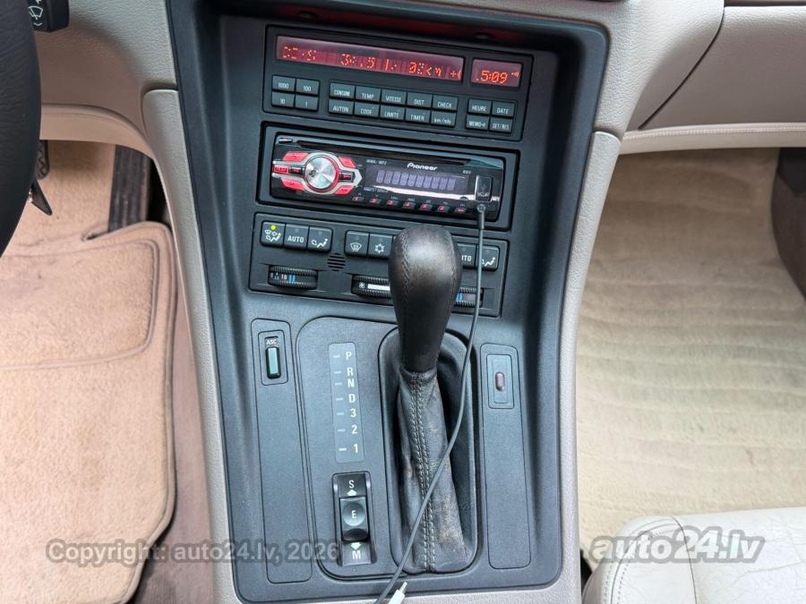 Grey BMW 8-series 1990 in Riga, with an engine capacity of 5.00 L and mileage of 189 thousand km for 25000 €, photo 12 on AUTOMOTO.COM.LV