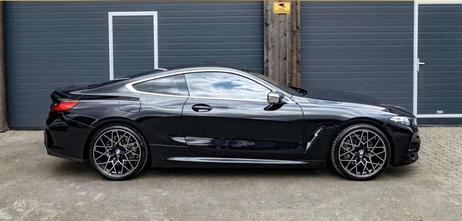 Black BMW 840 2020 in Kaunas, with an engine capacity of 3.00 L and mileage of 21 thousand km for 42990 €, photo 5 on AUTOMOTO.COM.LV