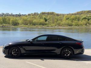 Black BMW 840 2021 in Kaunas, with an engine capacity of 2.99 L and mileage of 127 thousand km for 44900 €, photo 7 on AUTOMOTO.COM.LV