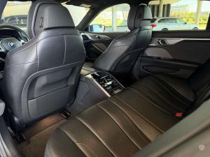 Black BMW 840 2021 in Kaunas, with an engine capacity of 2.99 L and mileage of 127 thousand km for 44900 €, photo 15 on AUTOMOTO.COM.LV