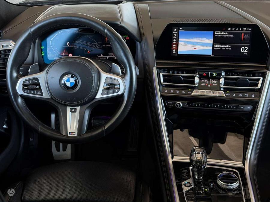 Black BMW 840 2021 in Kaunas, with an engine capacity of 2.99 L and mileage of 127 thousand km for 44900 €, photo 18 on AUTOMOTO.COM.LV