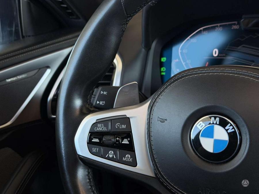 Black BMW 840 2021 in Kaunas, with an engine capacity of 2.99 L and mileage of 127 thousand km for 44900 €, photo 19 on AUTOMOTO.COM.LV