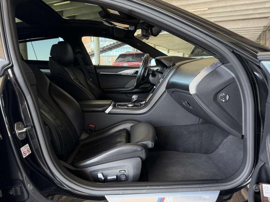 Black BMW 840 2021 in Kaunas, with an engine capacity of 2.99 L and mileage of 127 thousand km for 44900 €, photo 21 on AUTOMOTO.COM.LV
