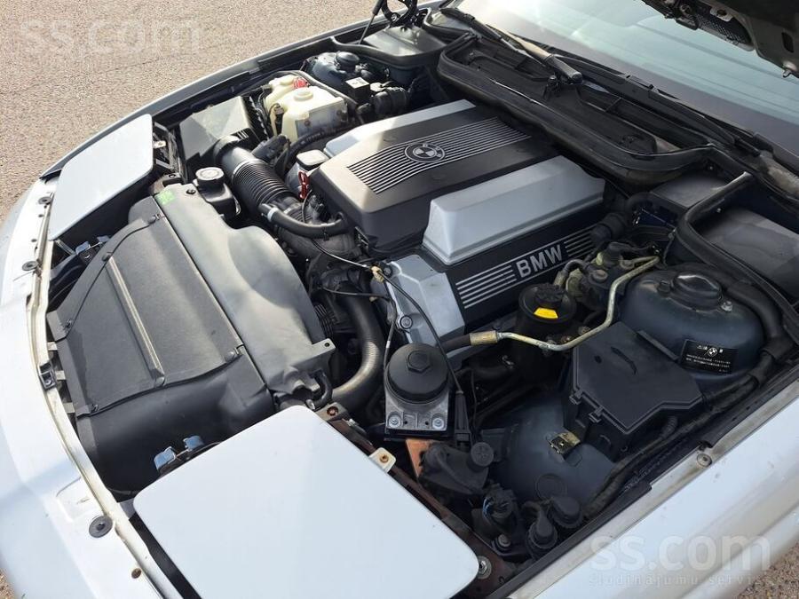 Grey BMW 840 1997 in Riga, with an engine capacity of 4.00 L and mileage of 113 thousand km for 21500 €, photo 11 on AUTOMOTO.COM.LV