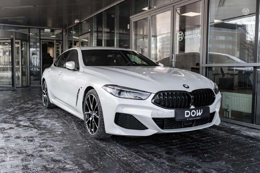 White BMW 840 2020 in Vilnius, with an engine capacity of 2.99 L and mileage of 80 thousand km for 44990 €, photo 1 on AUTOMOTO.COM.LV